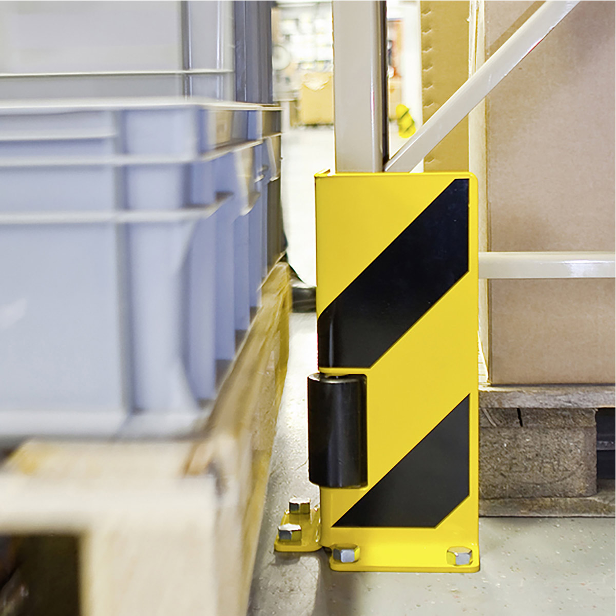 BLACK BULL Yellow/Black Right-Angle Racking Protector with Guide Roller ...