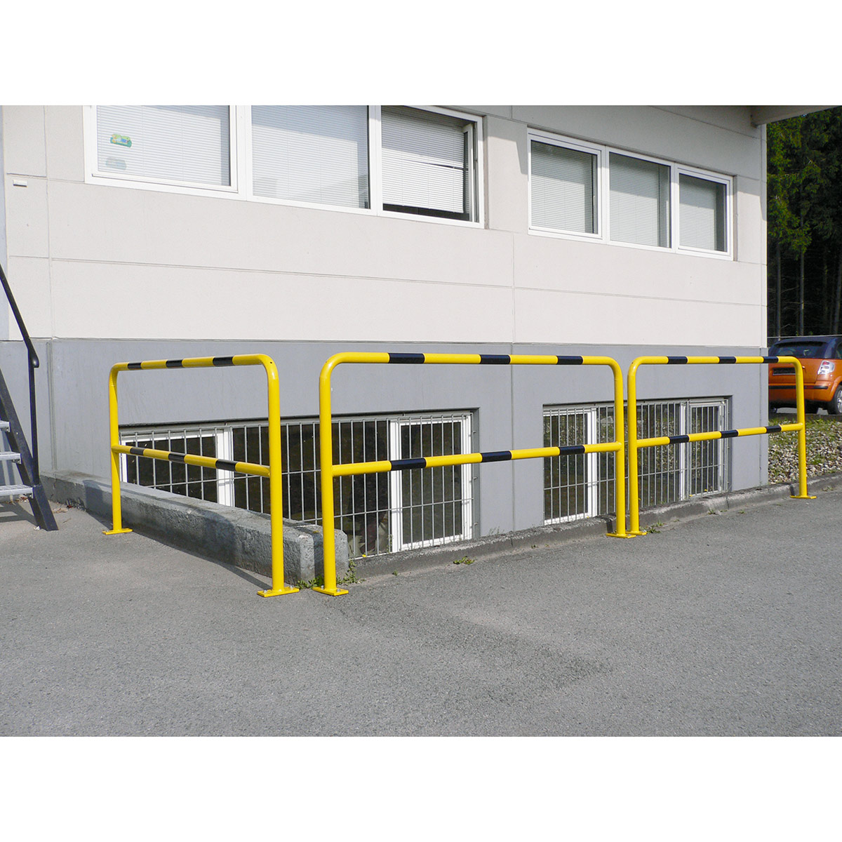 TRAFFIC-LINE Yellow/Black Outdoor Steel Hoop Barrier 1m x 2m | Traffic ...