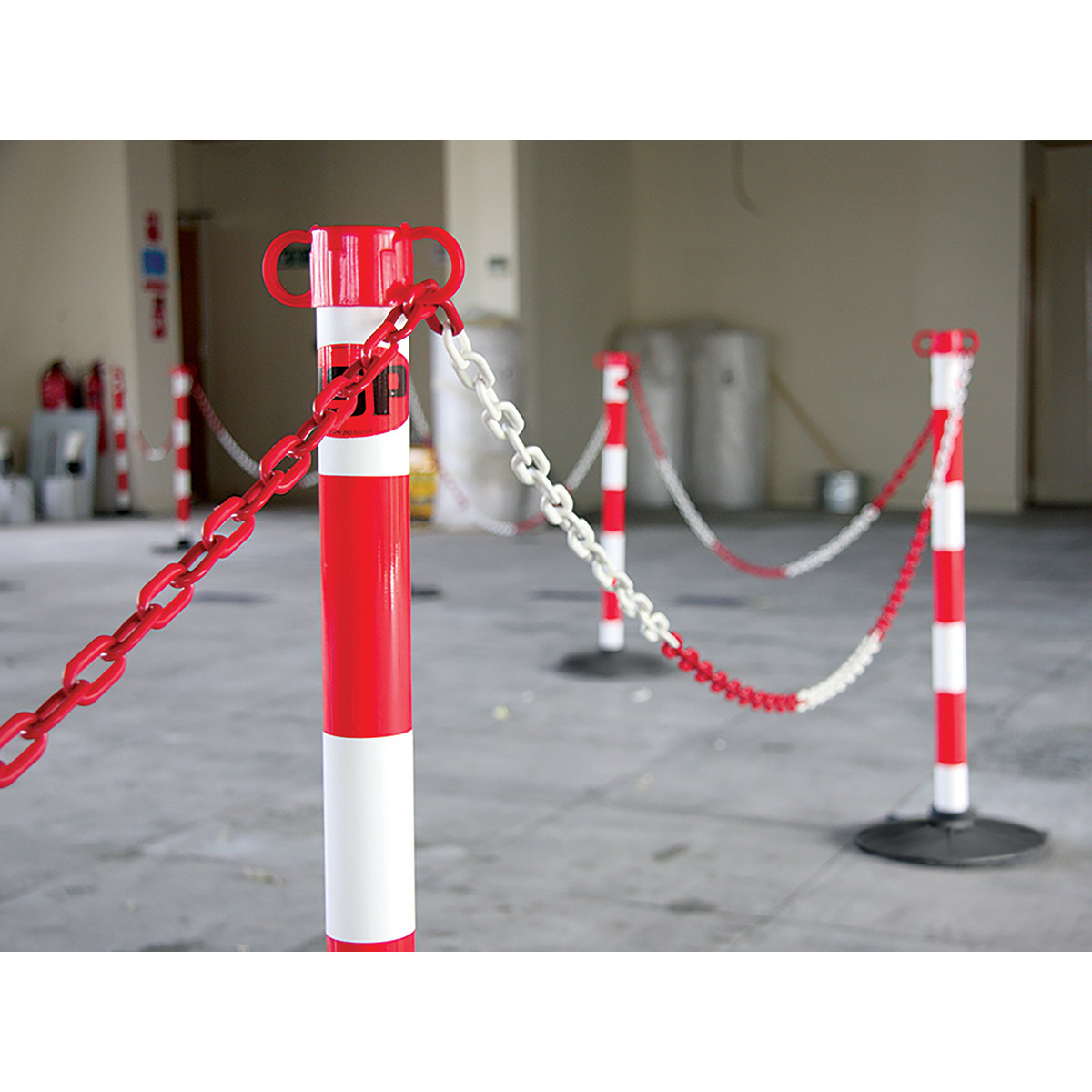 JSP Red/White Plastic Chain 6mm x 25m | Not Branded | Rope and Chain ...